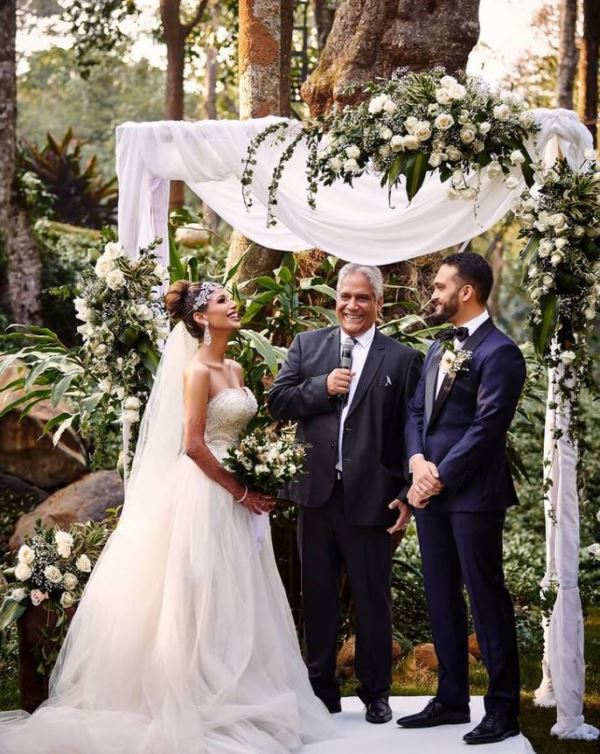 🥇Nicole Faria Wiki, altura, edad, novio, esposo, familia, biografía y ...